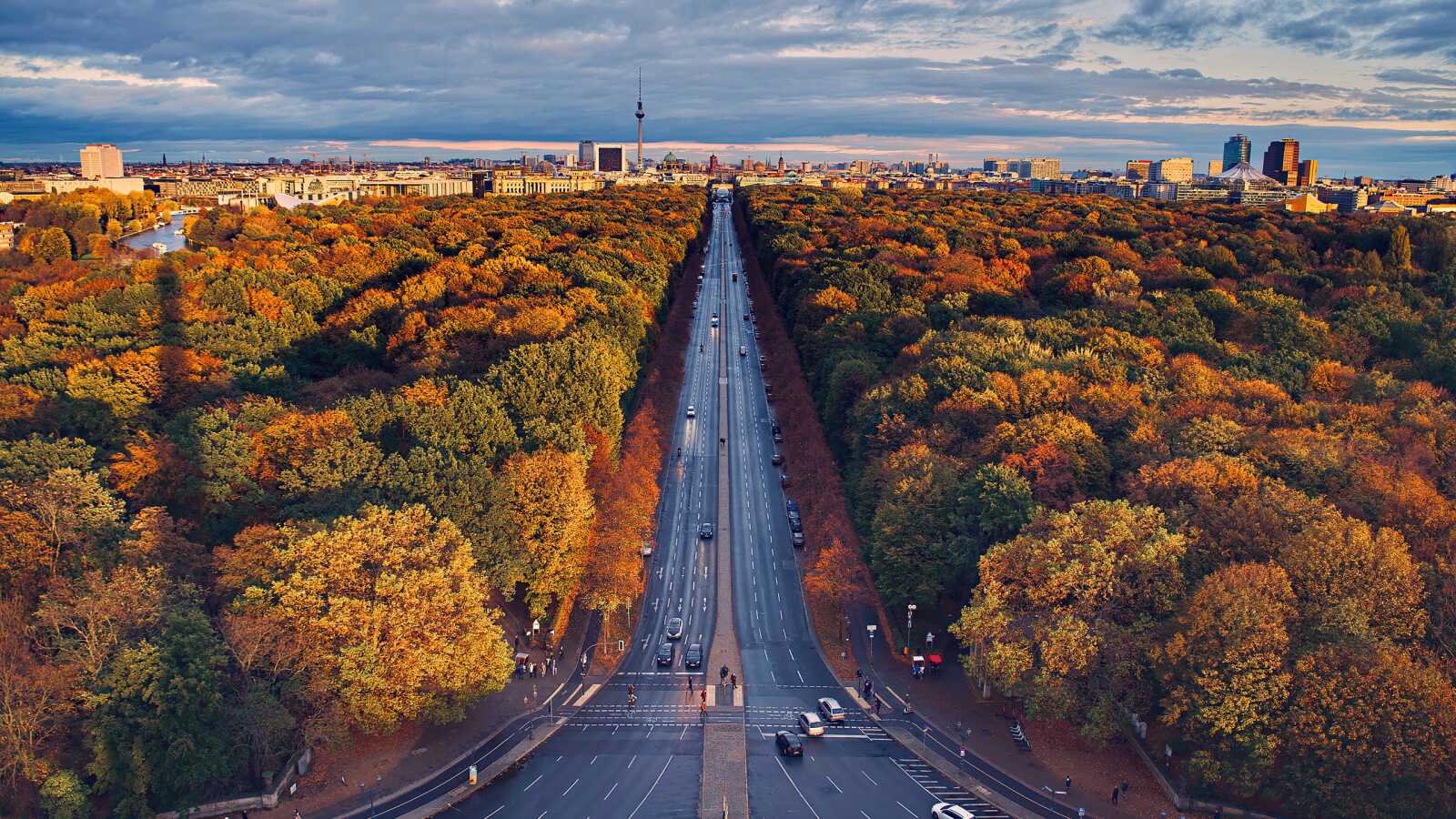 Berlin Wallpapers (61 images) - WallpaperCat