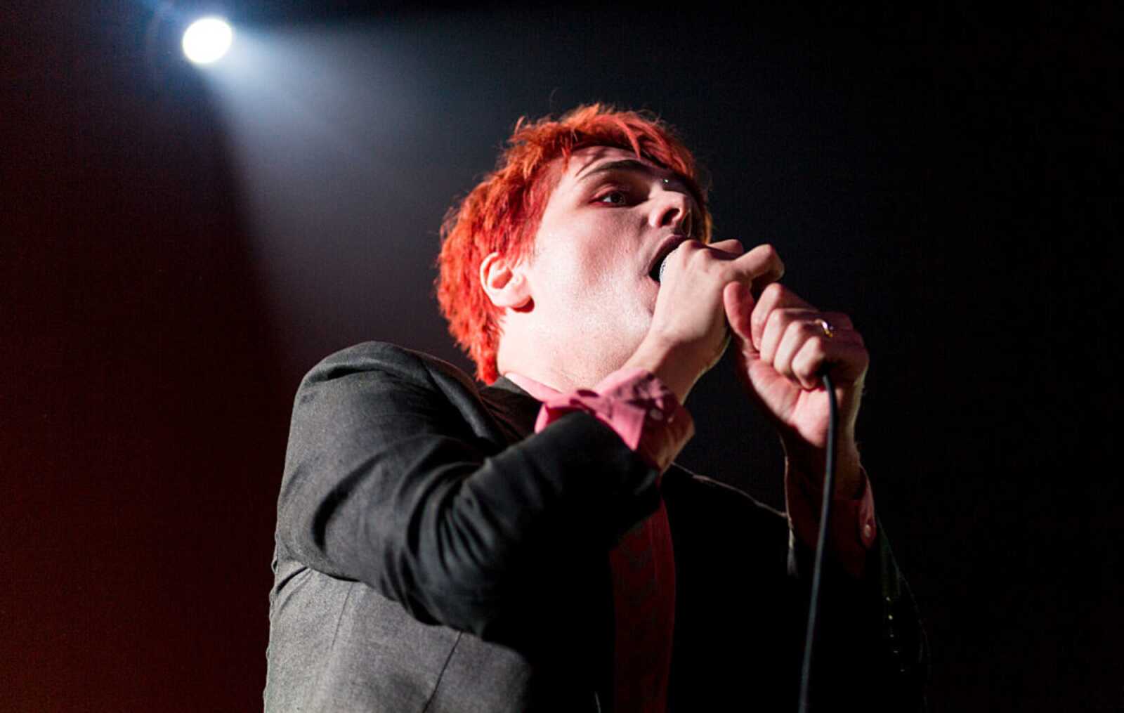 Gerard Way Wallpapers (44 images) - WallpaperCat