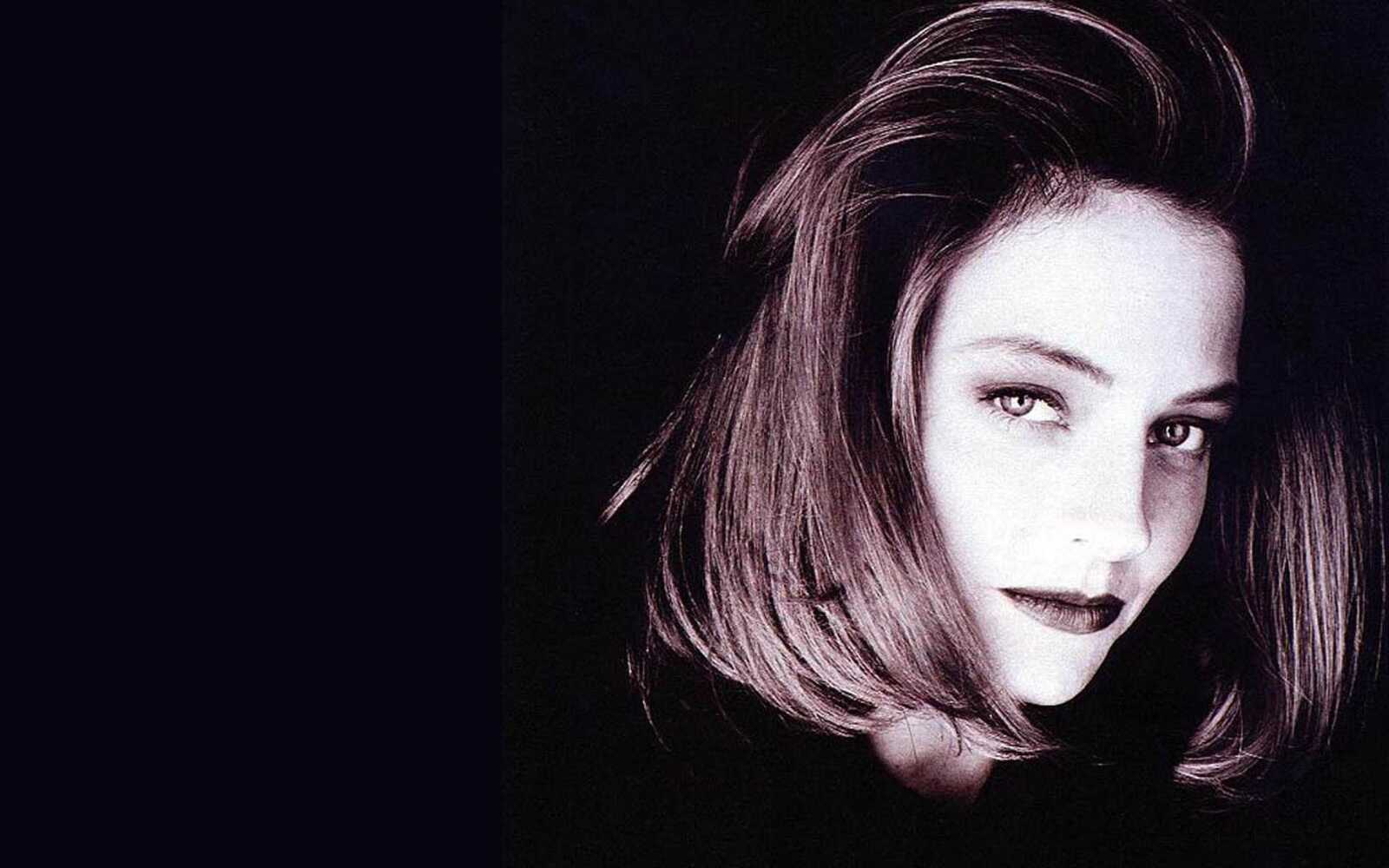 Jodie Foster Wallpapers (32 images) - WallpaperCat