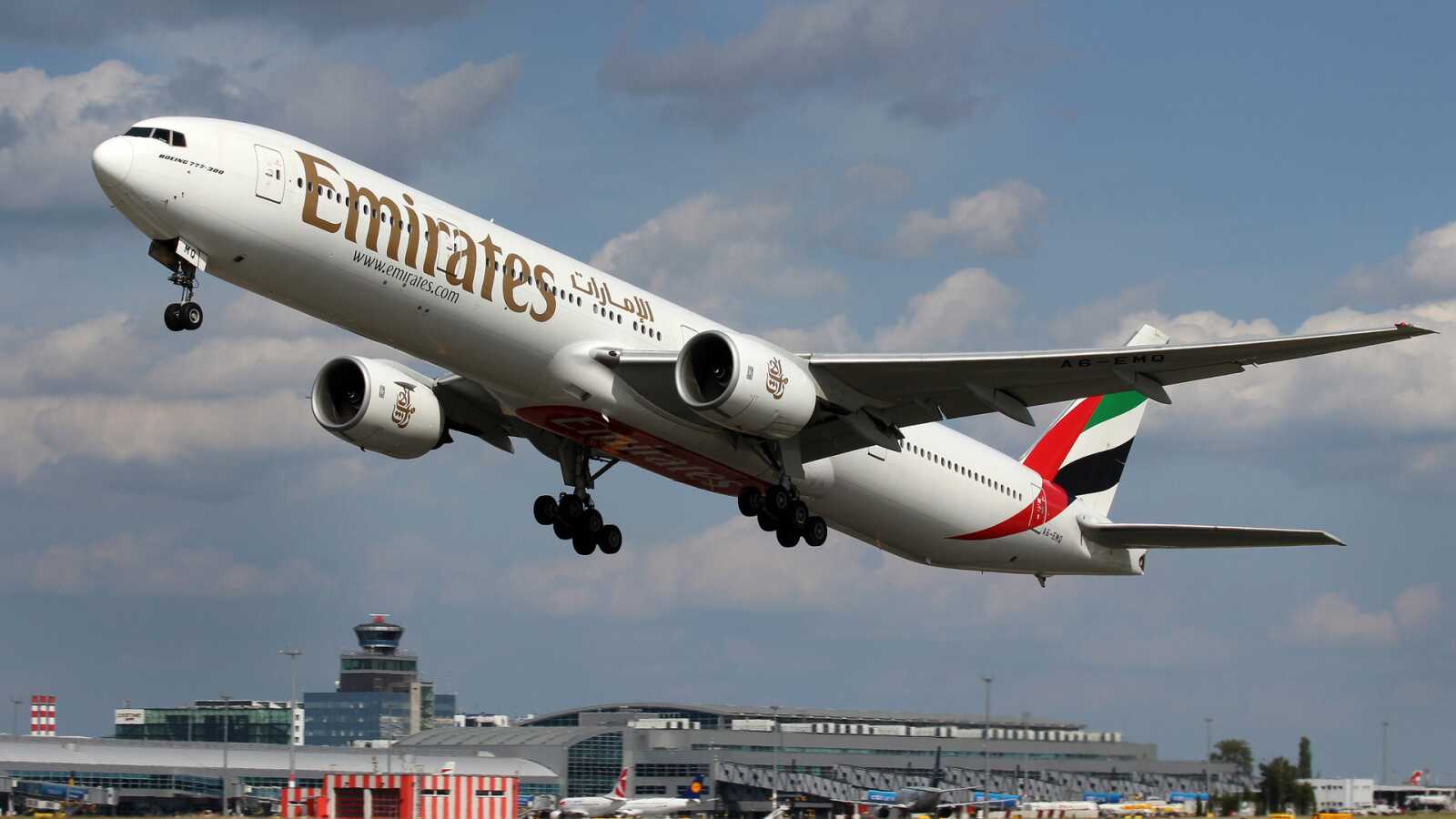 Emirates Airline Wallpapers (53 images) - WallpaperCat