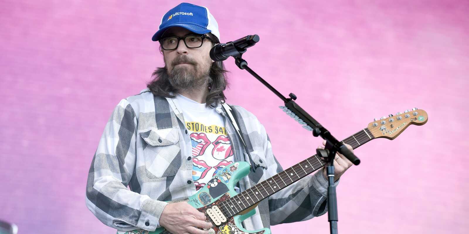 Weezer Wallpapers (32 images) - WallpaperCat