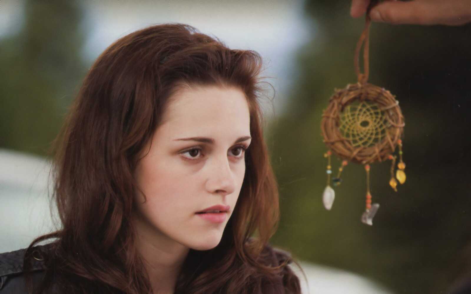Bella (Twilight) Wallpapers (48 images) - WallpaperCat