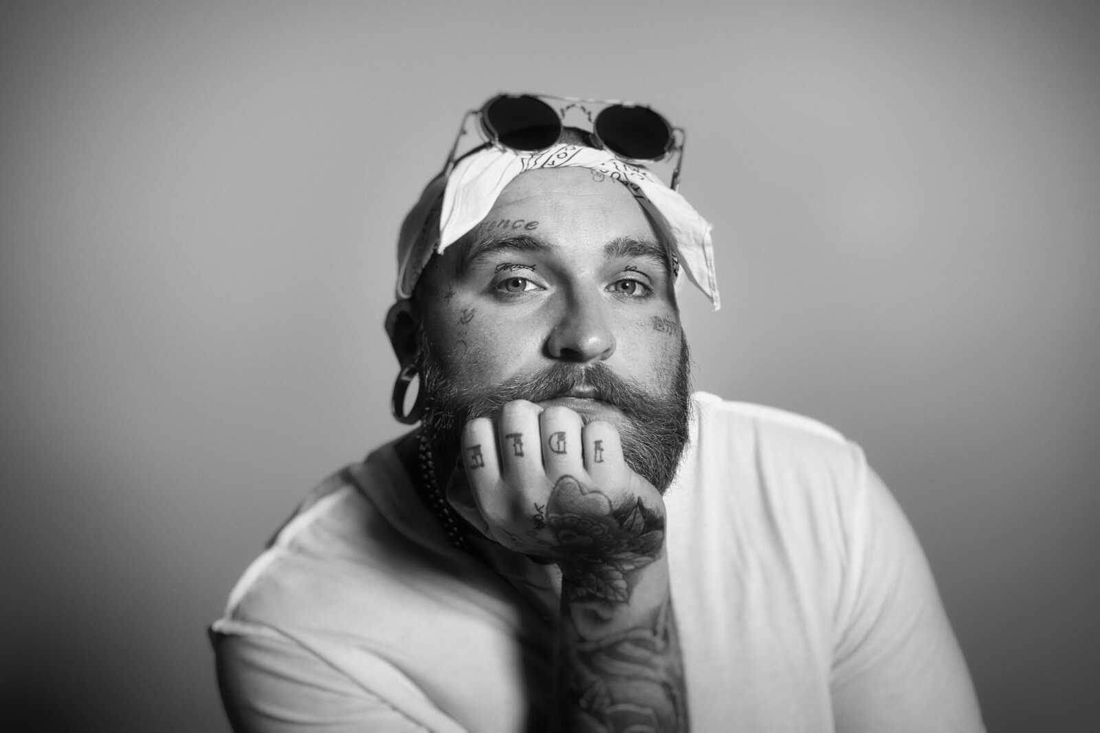 Teddy Swims Wallpapers (16 images) - WallpaperCat