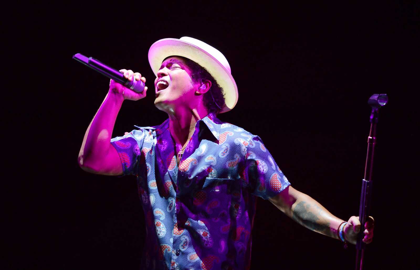 Bruno Mars Wallpapers (66 images) - WallpaperCat