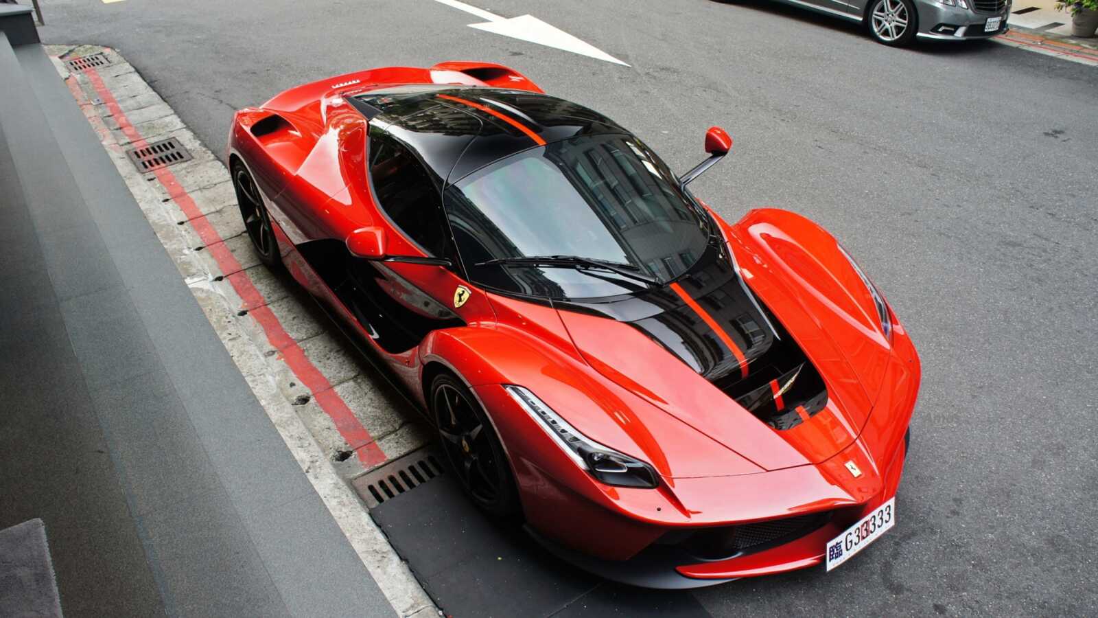 LaFerrari Wallpapers (74 images) - WallpaperCat