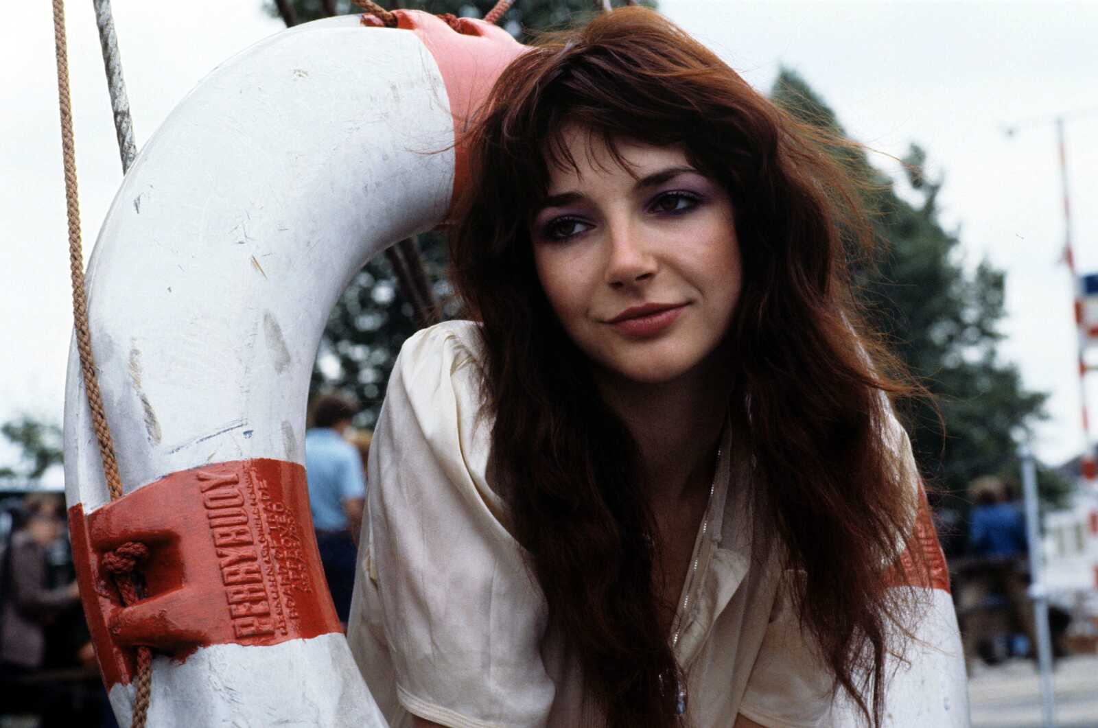 Kate Bush Wallpapers (24 images) - WallpaperCat
