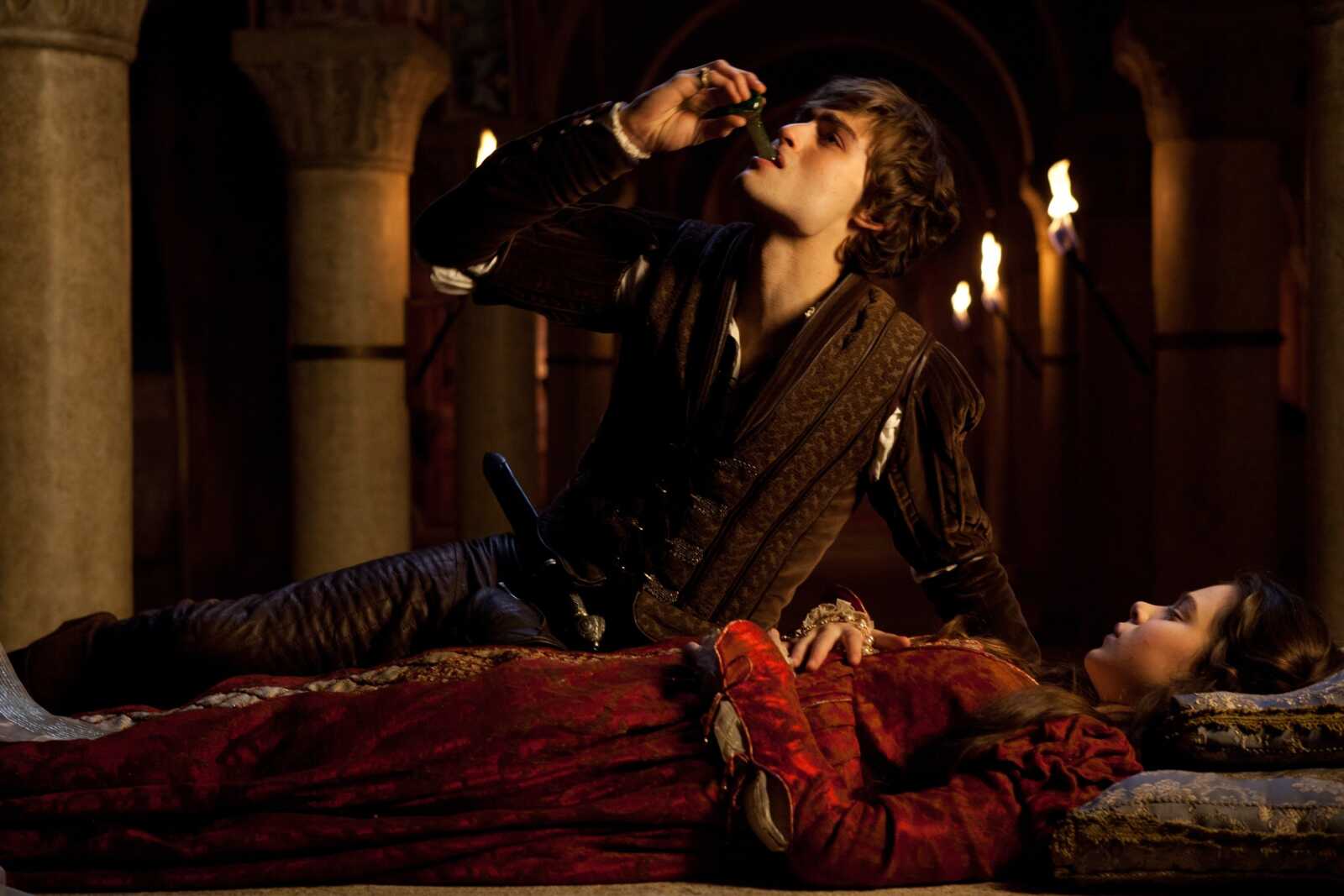 Romeo + Juliet Wallpapers (30 images) - WallpaperCat
