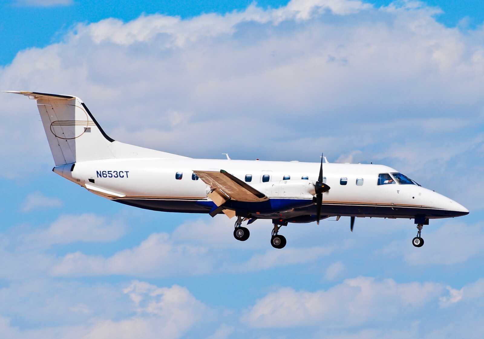 Embraer 120 Wallpapers (8 images) - WallpaperCat