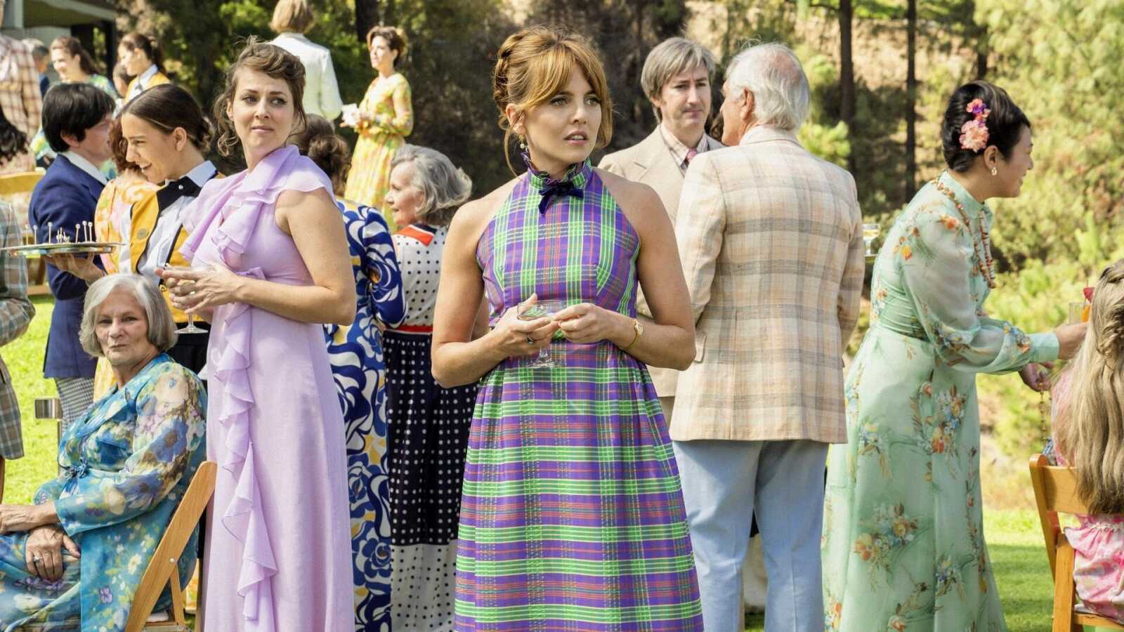 Minx (TV Series) Wallpapers (29 images) - WallpaperCat