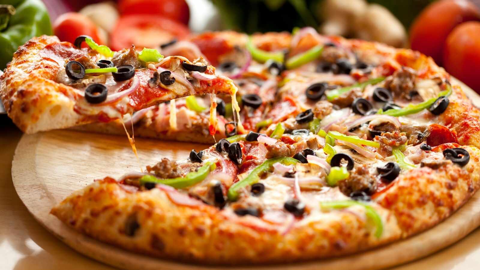 Pizza Wallpapers (64 images) - WallpaperCat