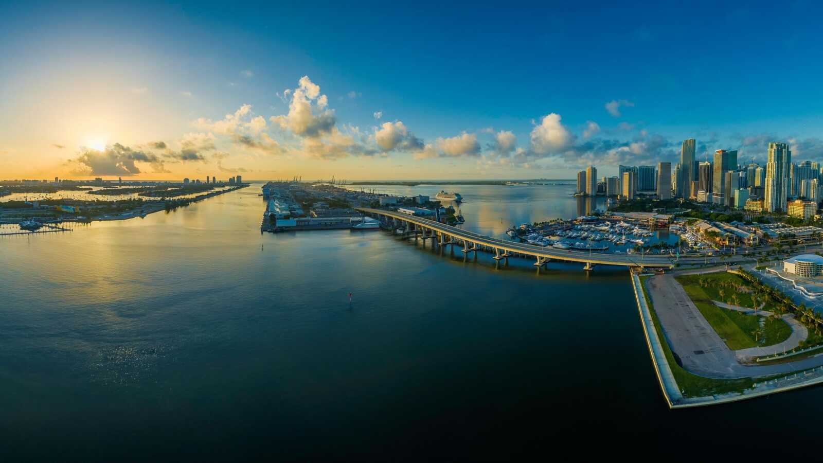 Miami Wallpapers (45 images) - WallpaperCat