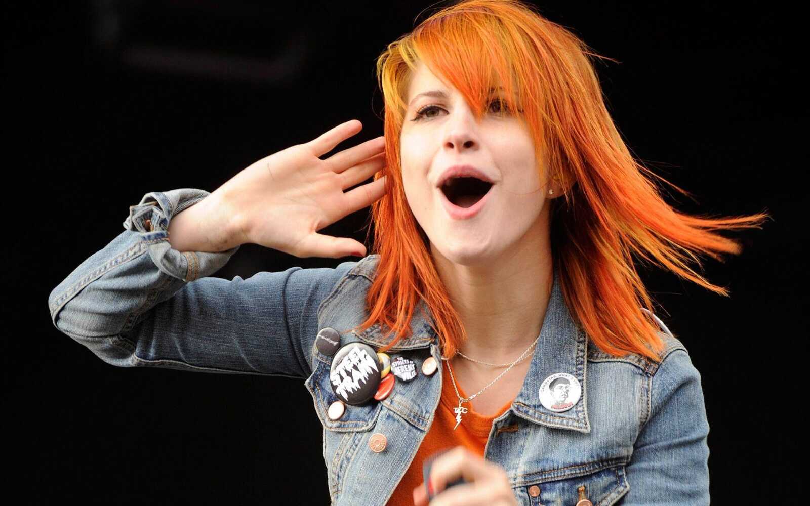 Paramore Wallpapers (61 images) - WallpaperCat