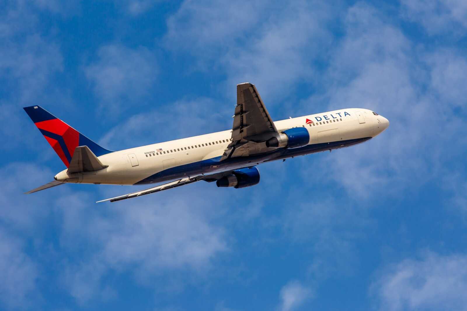 Delta Air Lines Wallpapers (52 images) - WallpaperCat