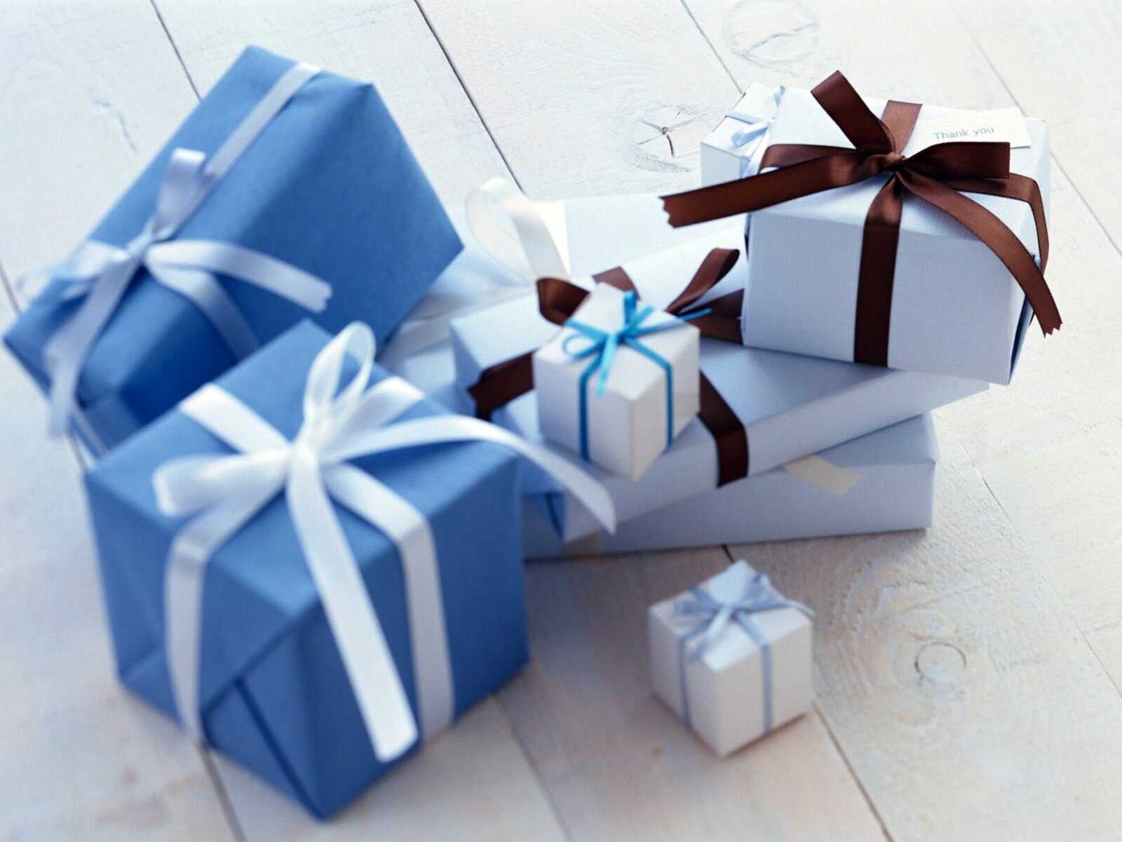 Gifts Wallpapers (47 images) - WallpaperCat