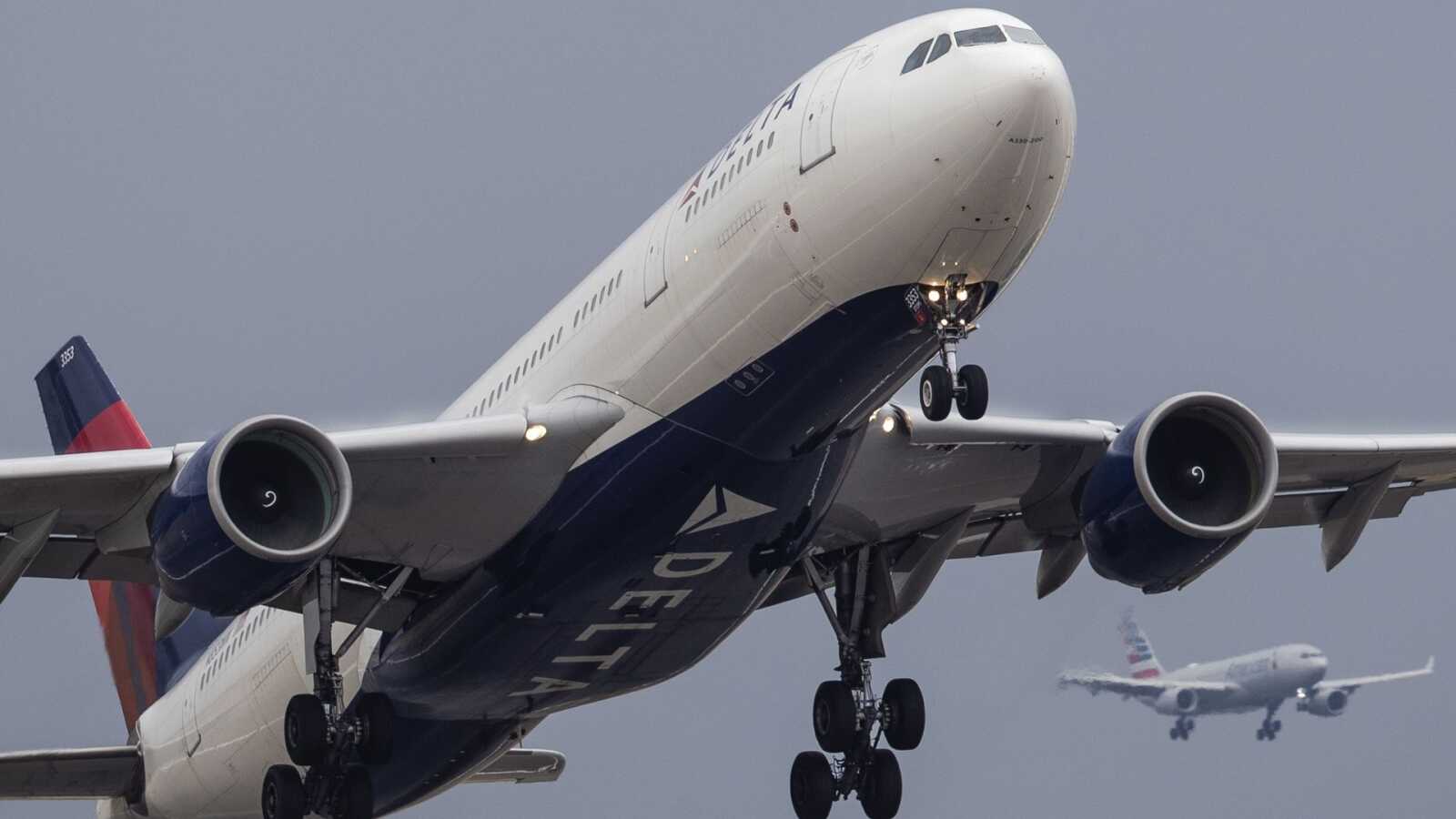 Delta Air Lines Wallpapers (52 images) - WallpaperCat