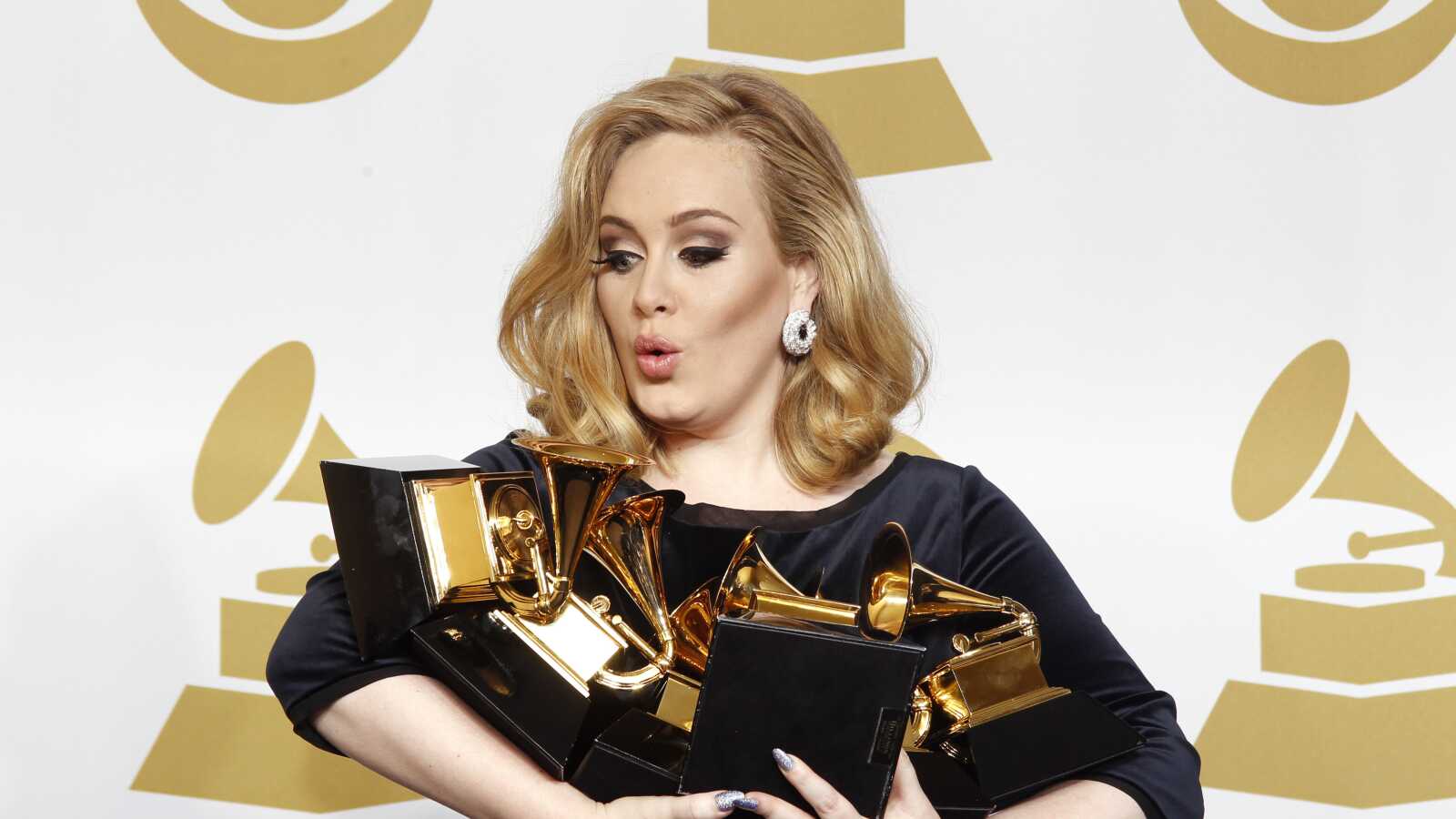Adele Wallpapers (60 images) - WallpaperCat