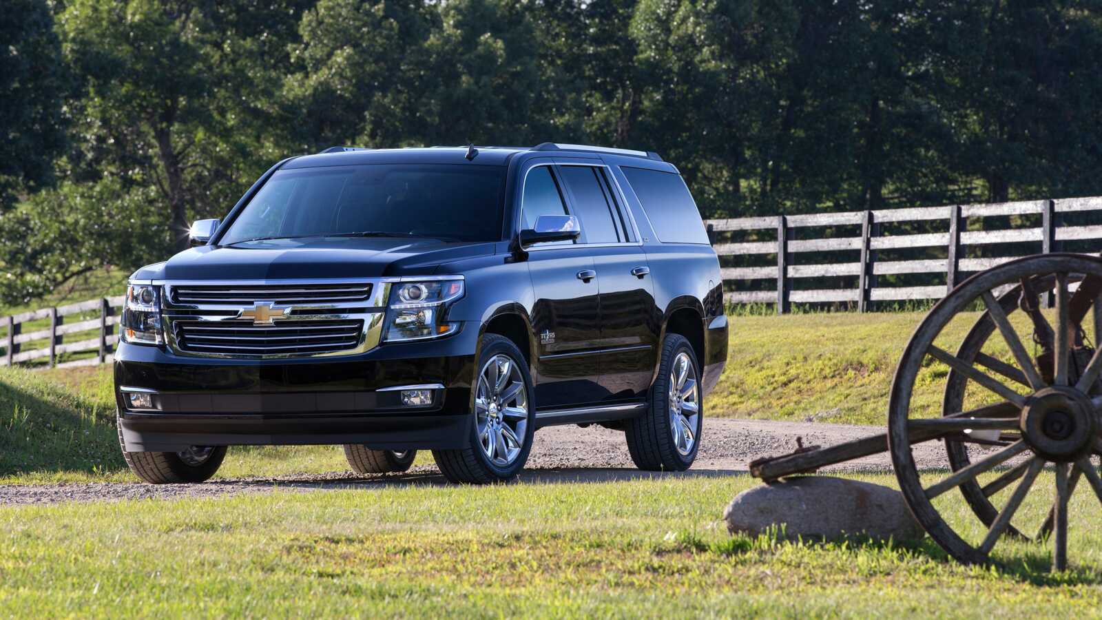 Chevrolet Suburban Wallpapers (25 images) - WallpaperCat