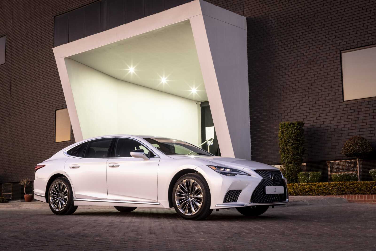 Lexus LS Wallpapers (79 images) - WallpaperCat