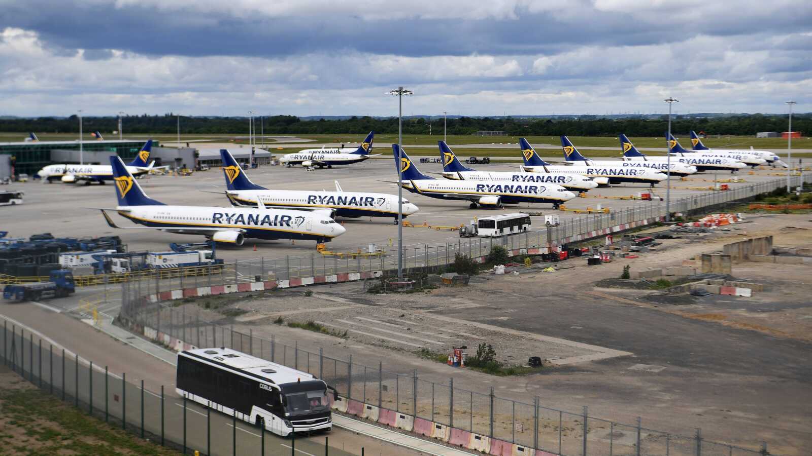 Ryanair Wallpapers (37 images) - WallpaperCat