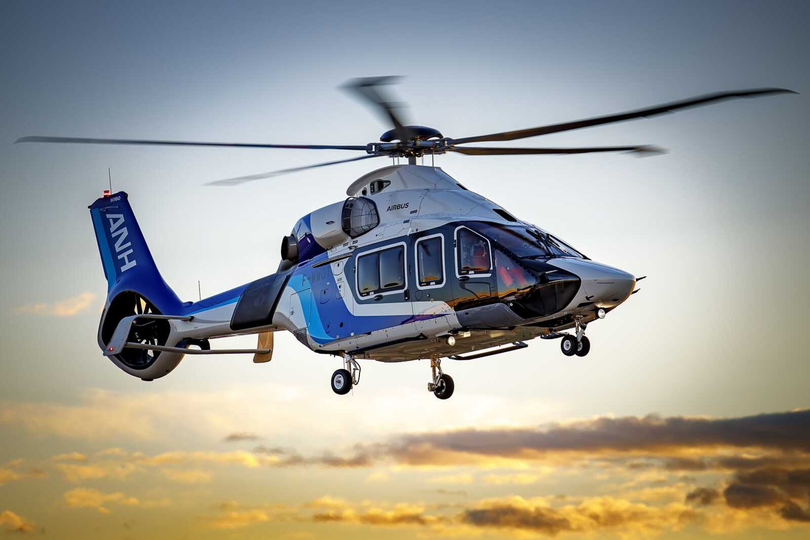 Helicopter Wallpapers (31 images) - WallpaperCat