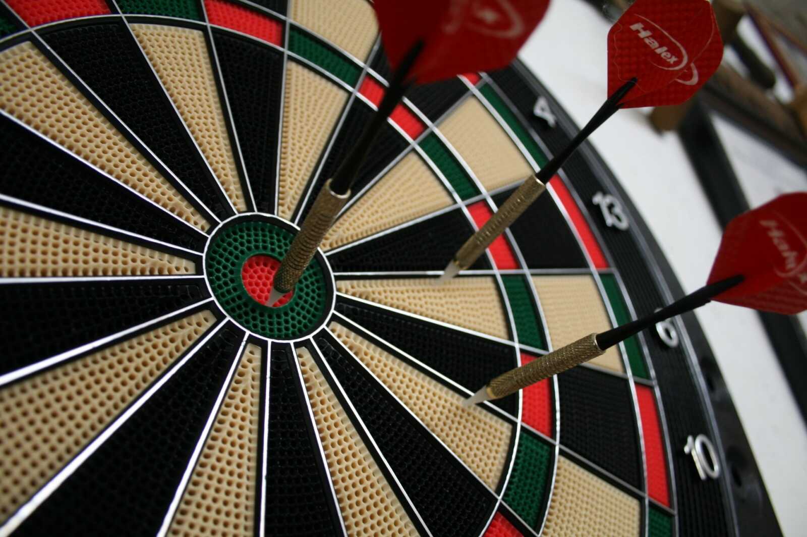 Darts Wallpapers (39 images) - WallpaperCat