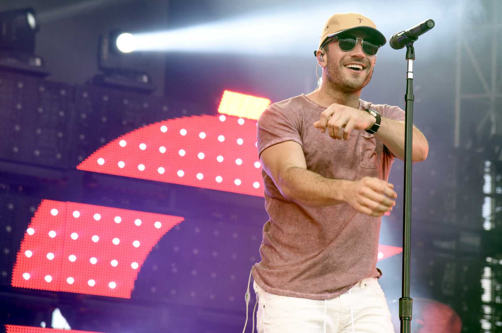 Sam Hunt (Singer) Wallpapers (50 images) - WallpaperCat