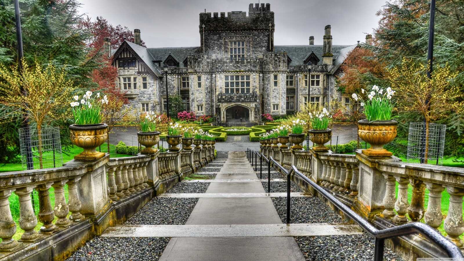 Castle Wallpapers (45 images) - WallpaperCat