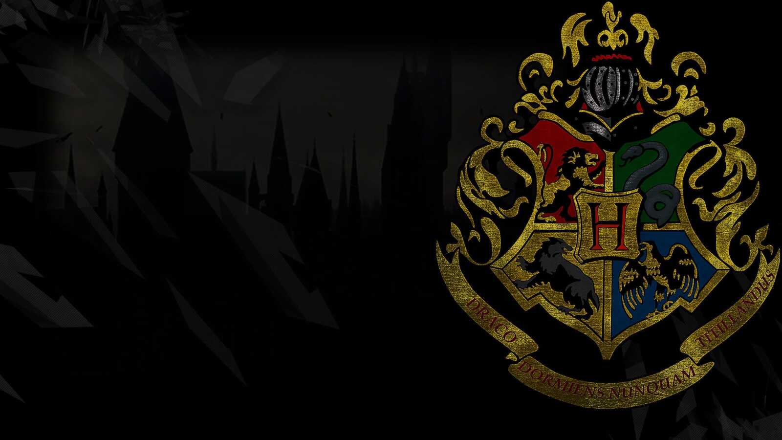 Hogwarts Crest Wallpapers (23 images) - WallpaperCat
