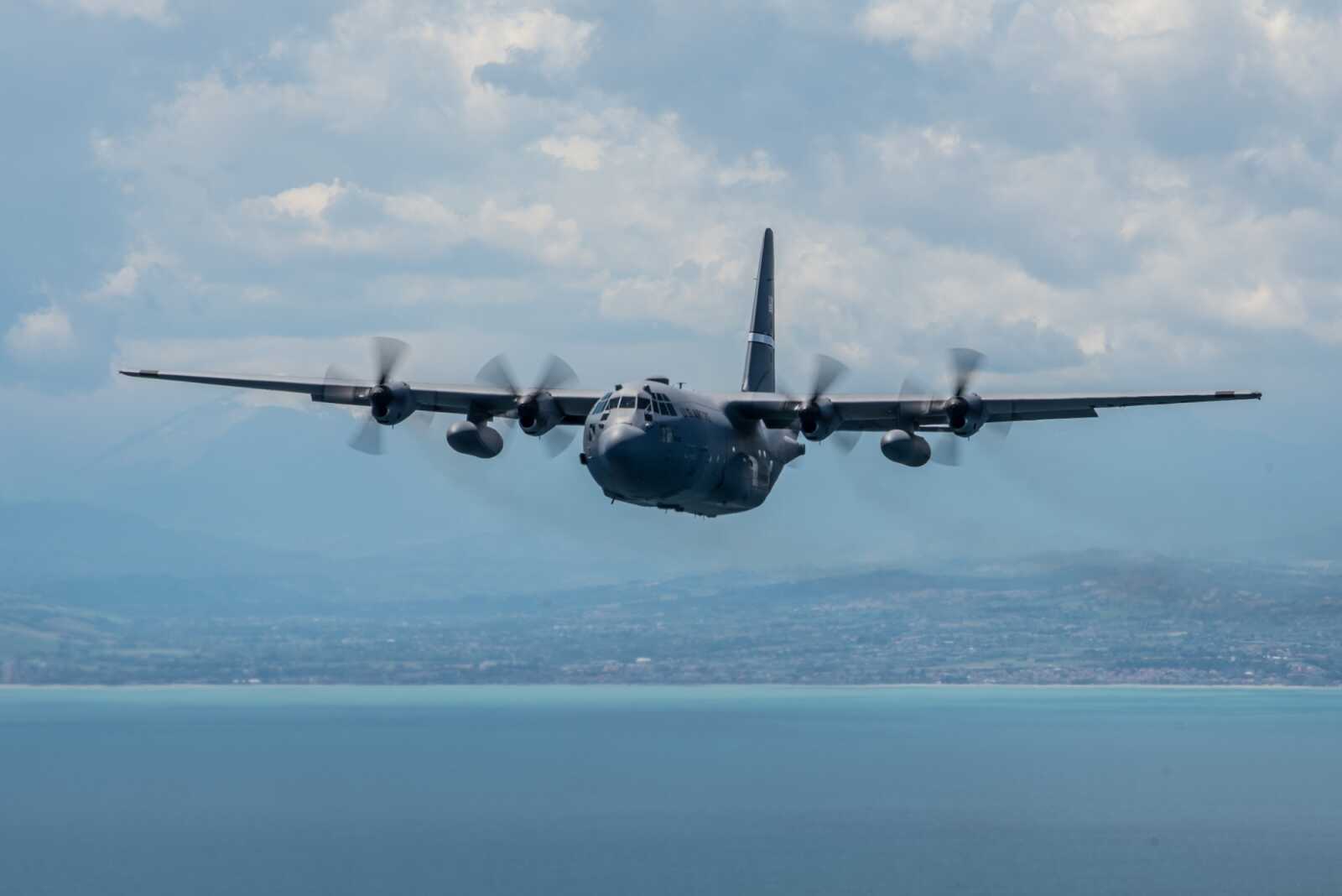 Lockheed C-130 Hercules Wallpapers (45 images) - WallpaperCat