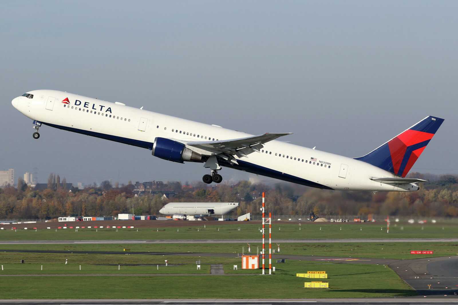 Delta Air Lines Wallpapers (52 images) - WallpaperCat