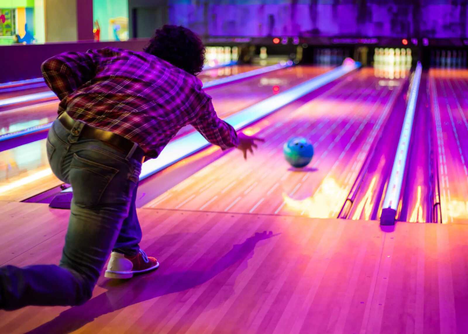 Bowling Wallpapers (22 images) - WallpaperCat