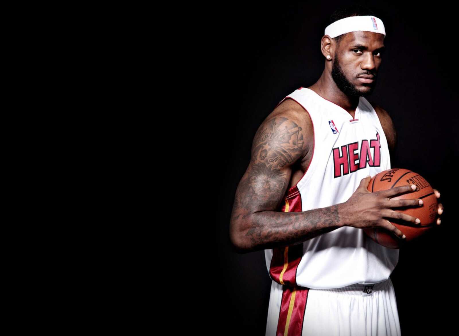 LeBron James Wallpapers (29 images) - WallpaperCat