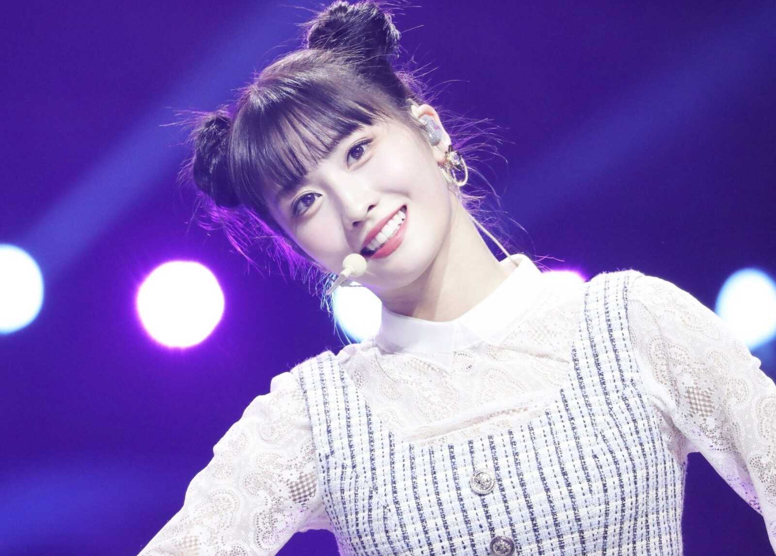 Momo (TWICE) Wallpapers (44 images) - WallpaperCat