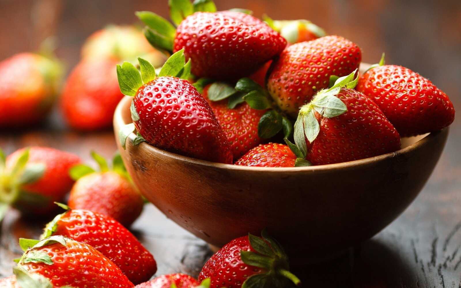 Strawberry Wallpapers (49 images) - WallpaperCat