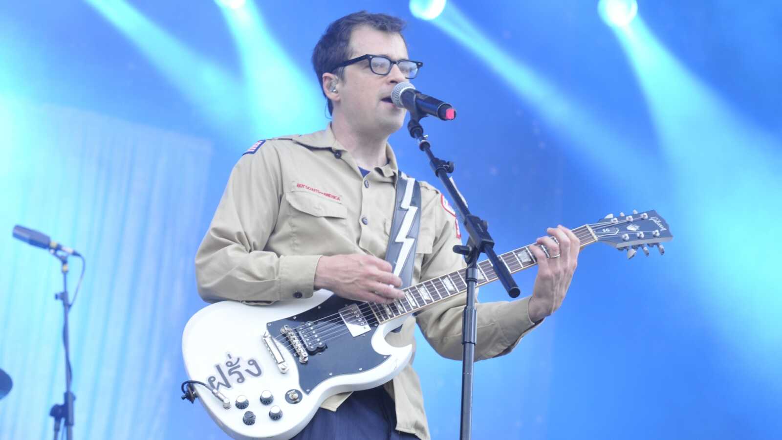 Weezer Wallpapers (32 images) - WallpaperCat
