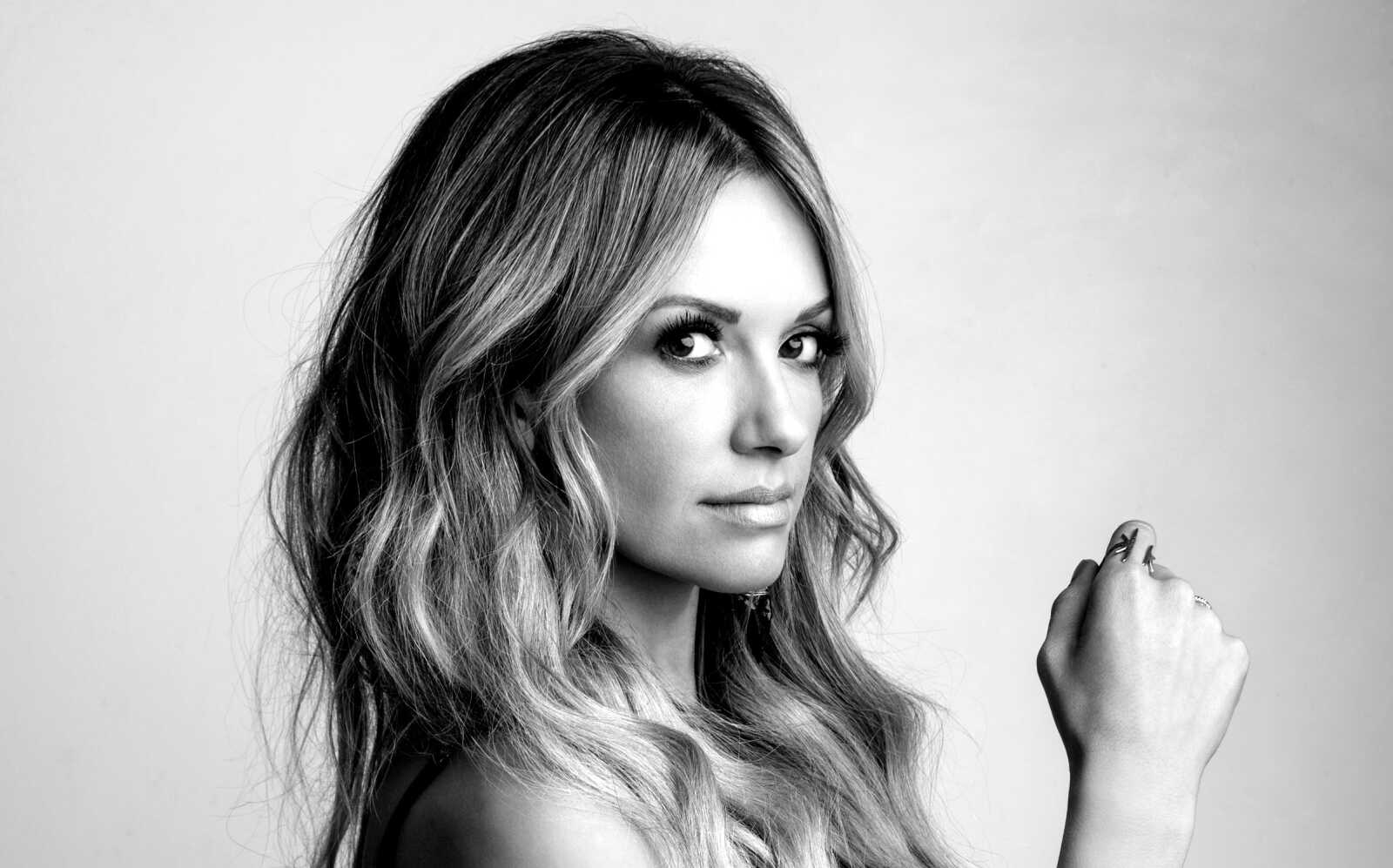 Carly Pearce Wallpapers (29 images) - WallpaperCat