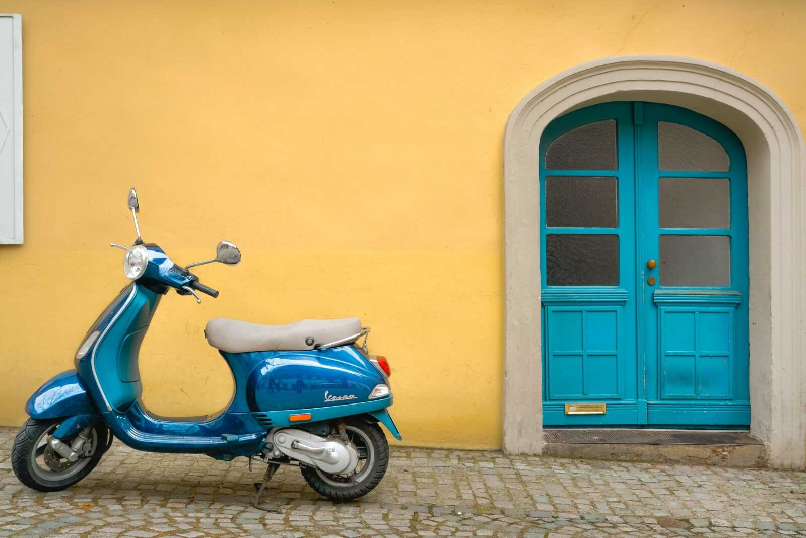 Vespa Wallpapers (39 images) - WallpaperCat