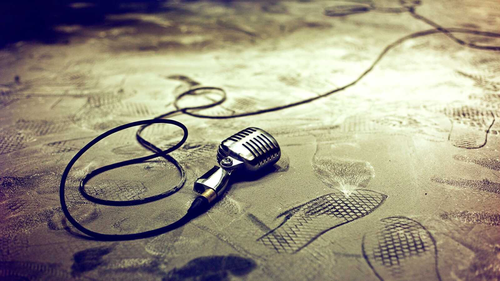 Microphone Wallpapers (60 images) - WallpaperCat