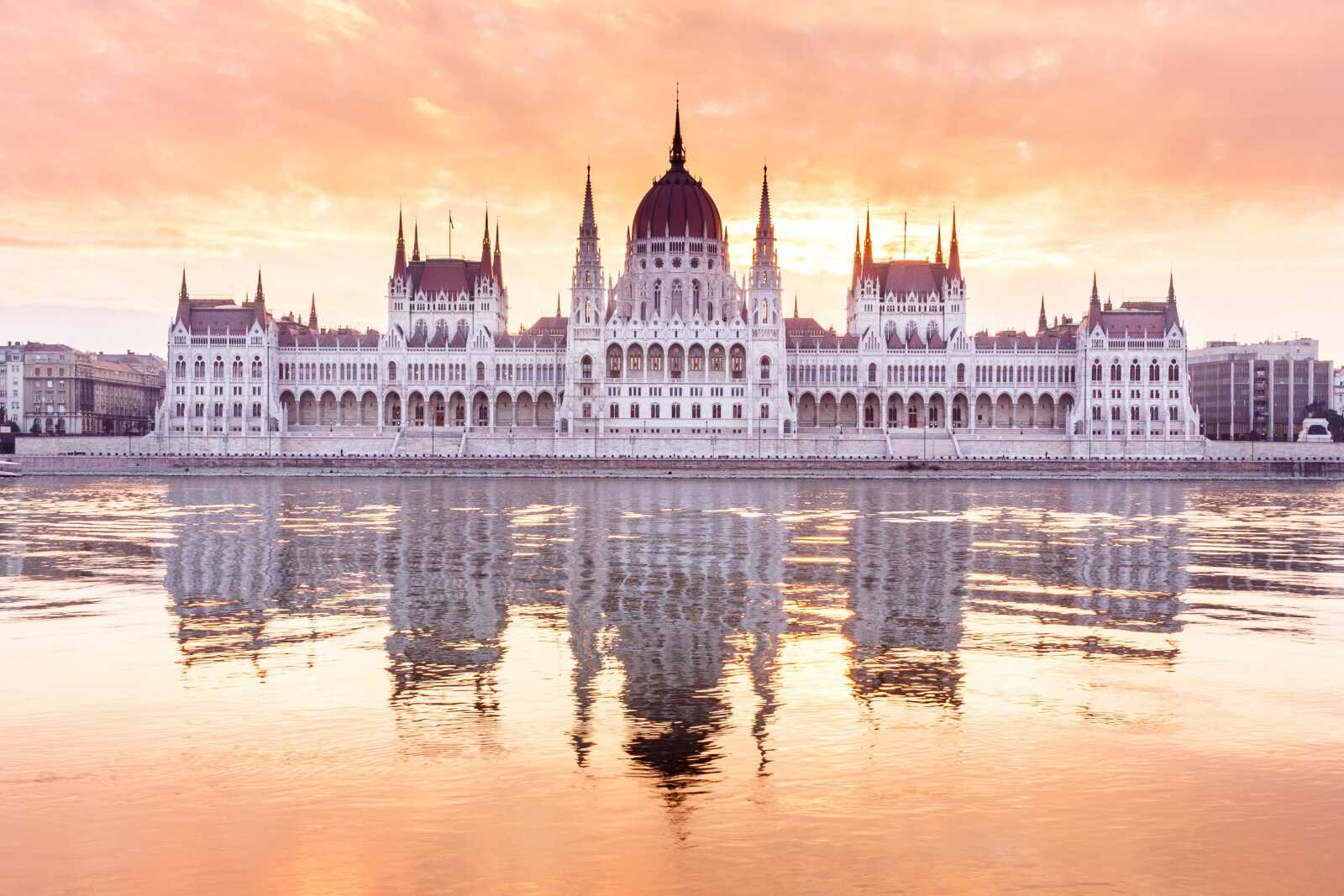 The Danube River Wallpapers (41 images) - WallpaperCat
