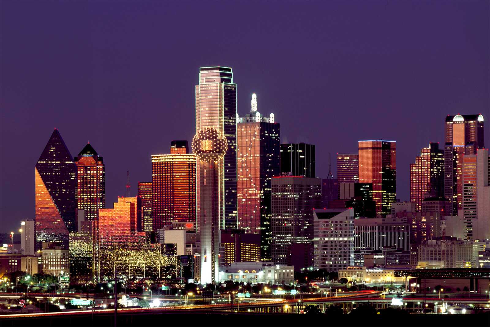 Dallas Skyline at Night Wallpapers (27 images) - WallpaperCat