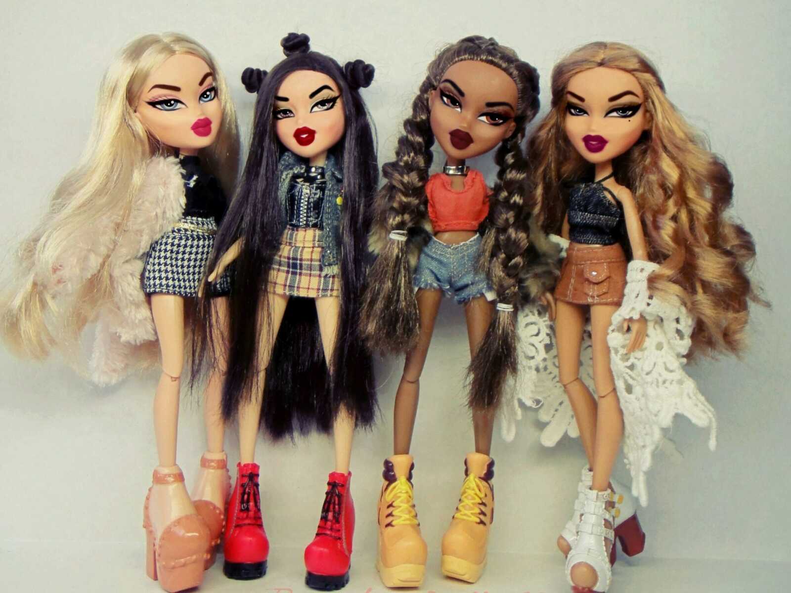 Bratz Dolls Wallpapers 27 Images Wallpapercat