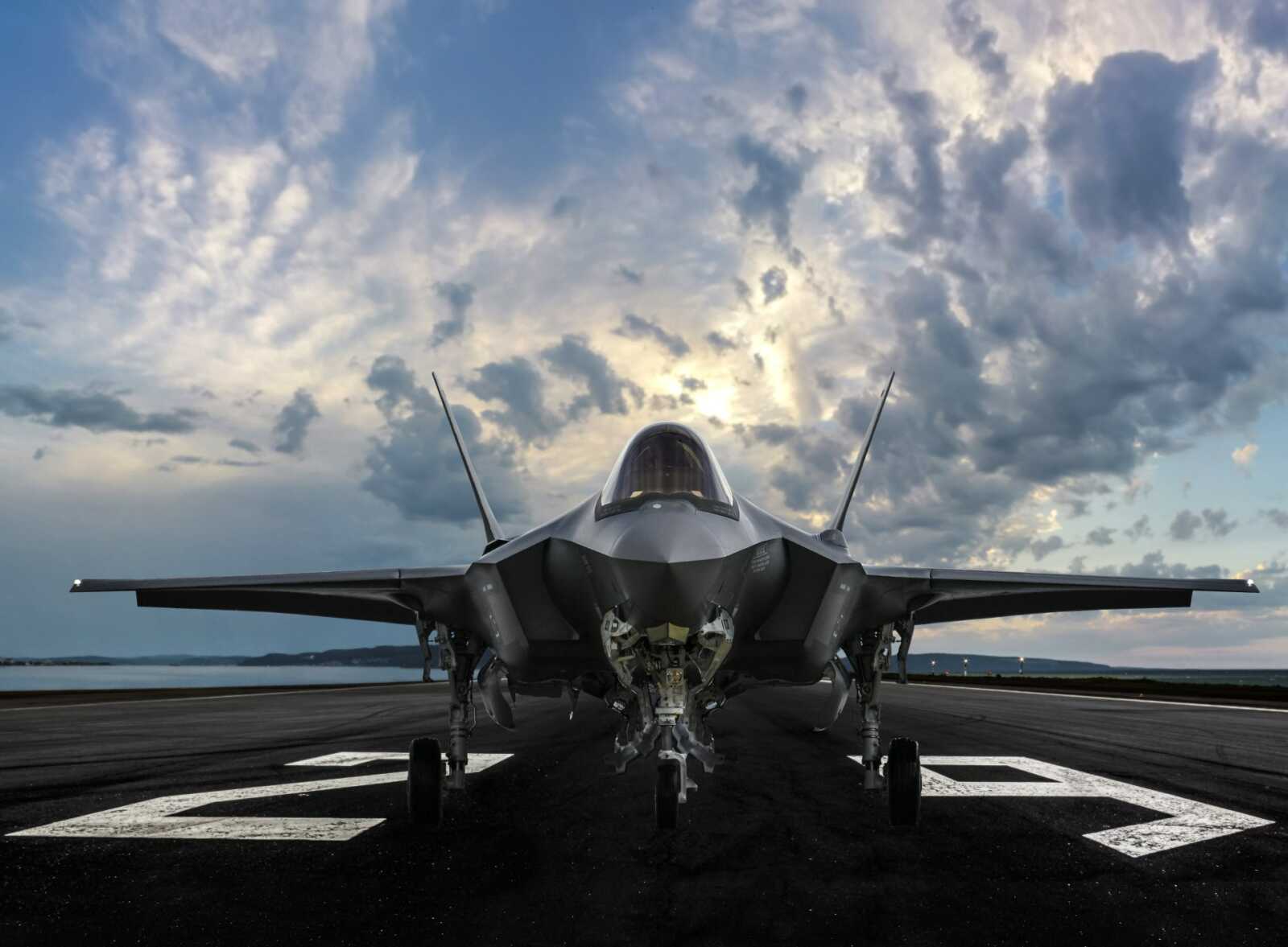 Jet Fighter Wallpapers (68 images) - WallpaperCat