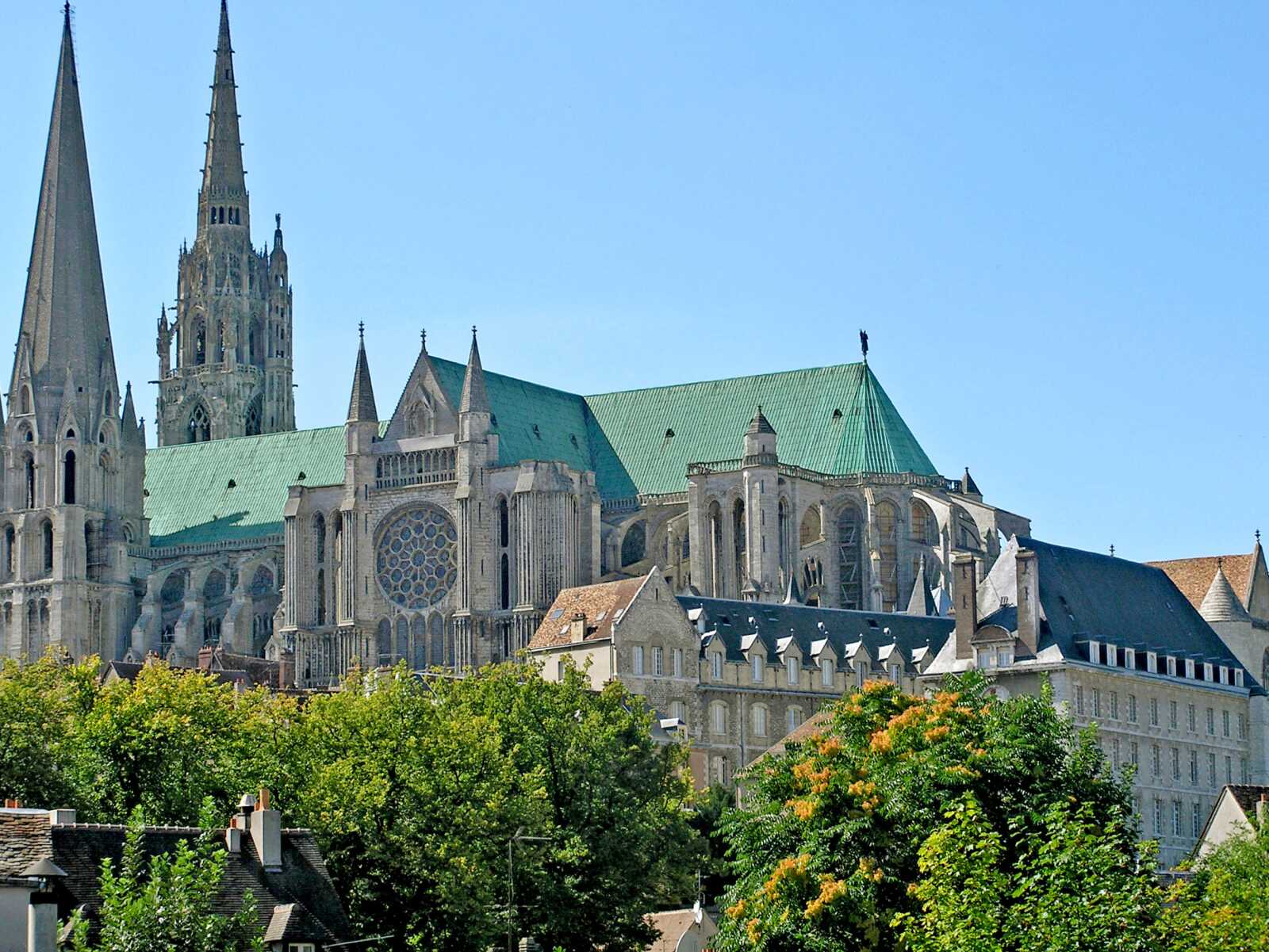 Chartres Cathedral Wallpapers (28 images) - WallpaperCat