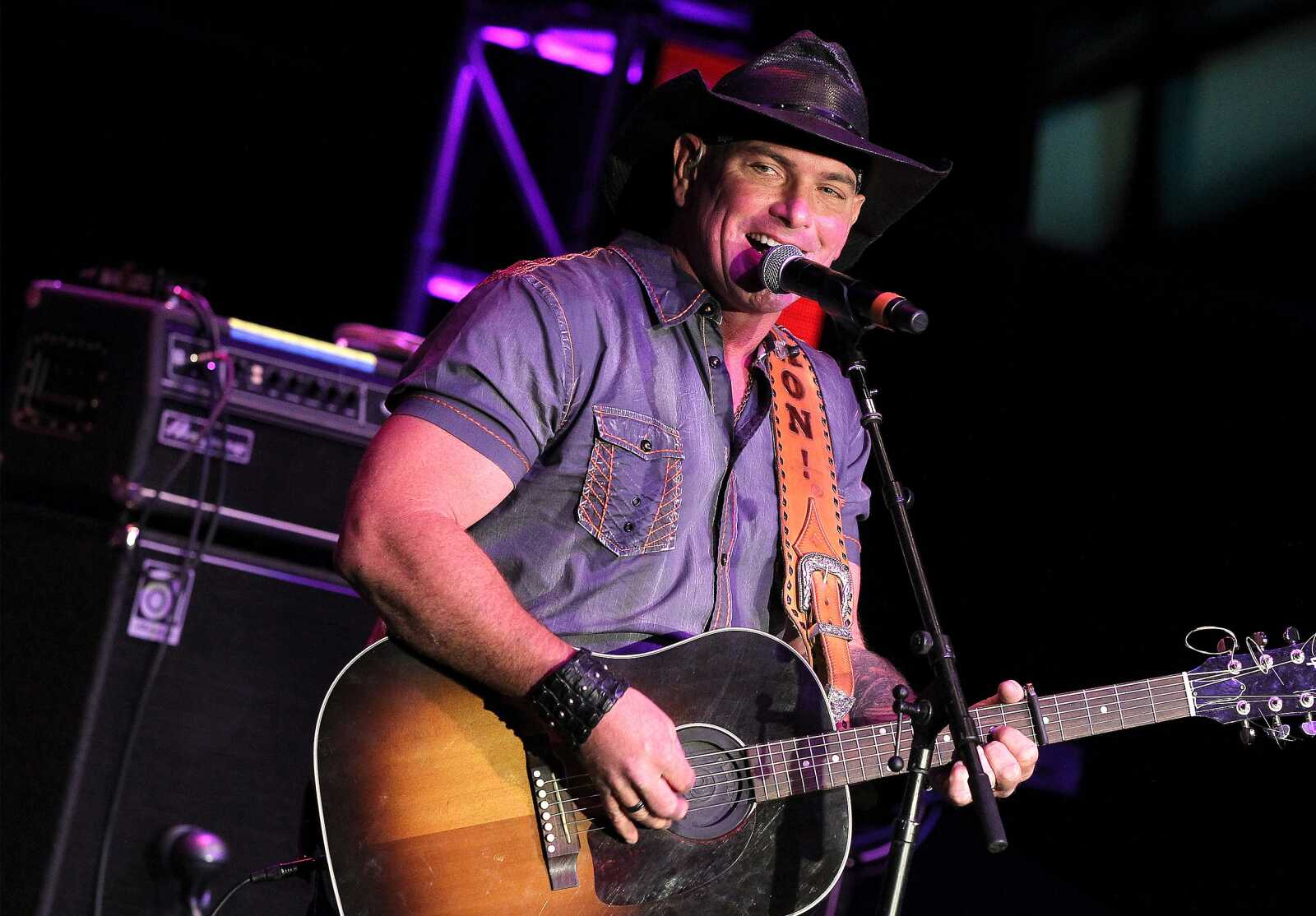 Keith Anderson (Singer) Wallpapers (8 images) - WallpaperCat