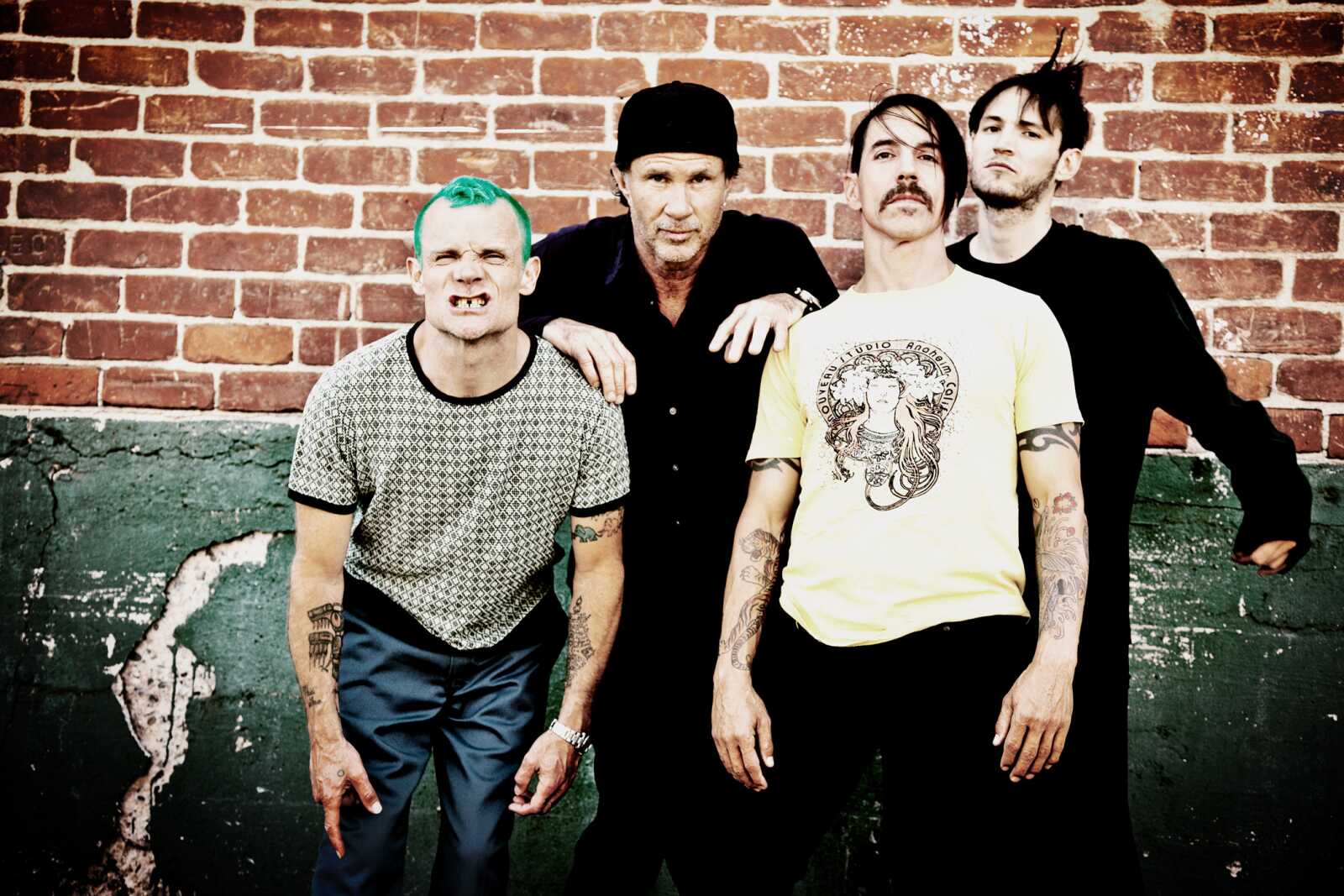 Red Hot Chili Peppers Wallpapers (35 images) - WallpaperCat