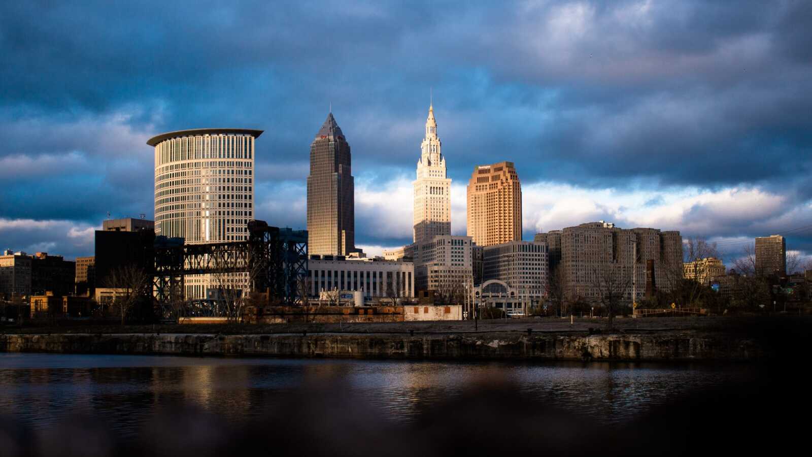 Cleveland Skyline Wallpapers (16 images) - WallpaperCat
