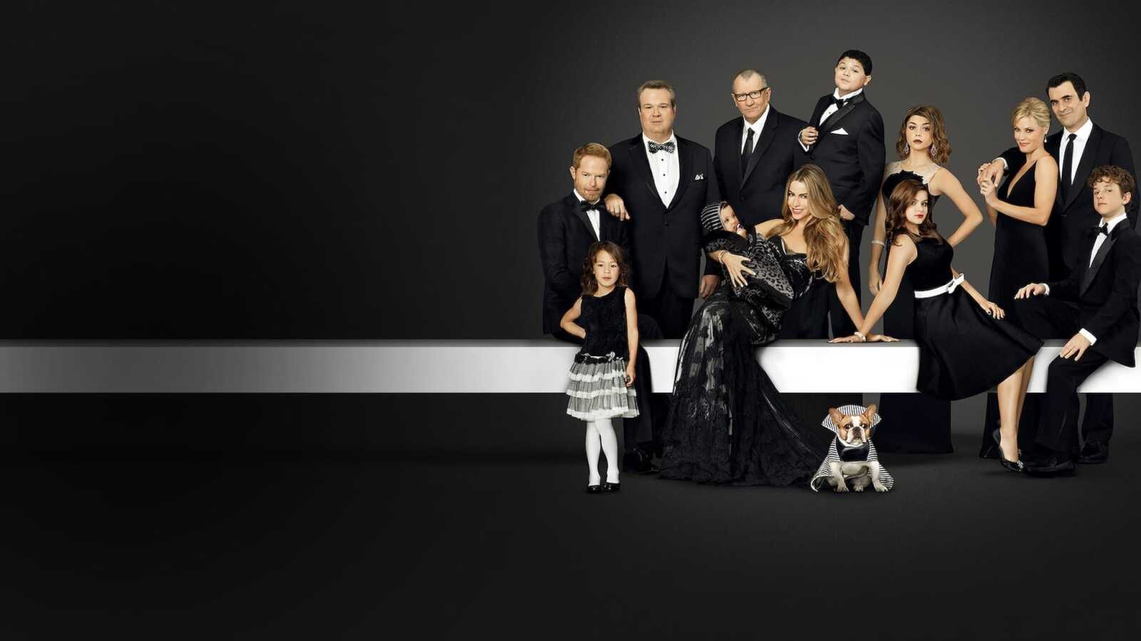 Modern Family (TV Series) Wallpapers (49 images) - WallpaperCat