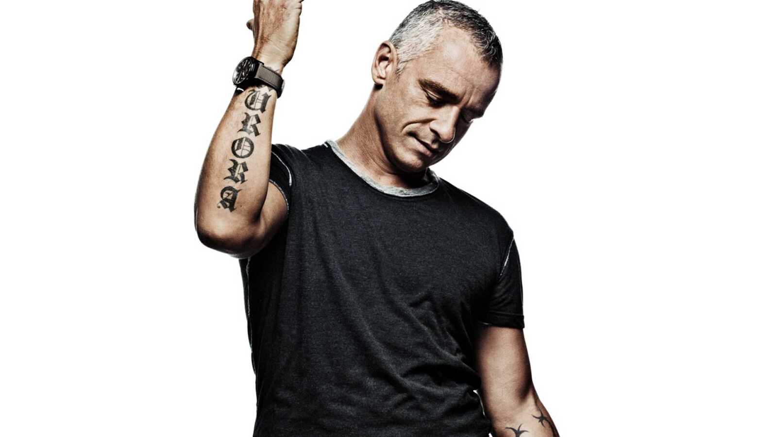 Eros Ramazzotti Wallpapers (30 images) - WallpaperCat