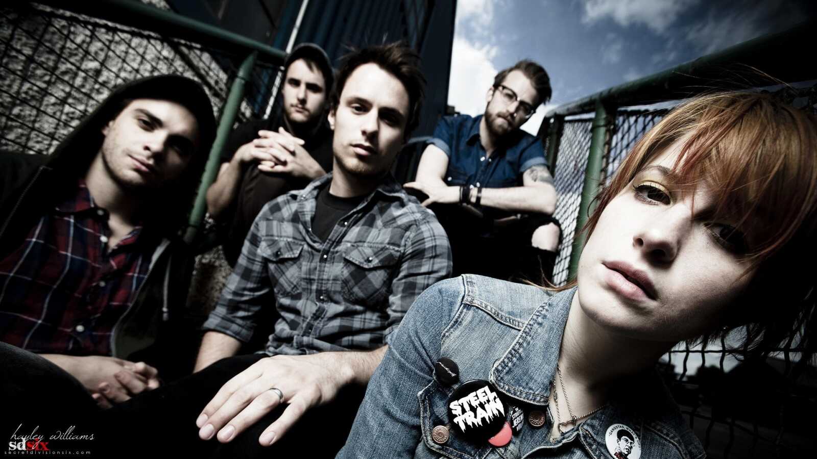 Paramore Wallpapers (61 images) - WallpaperCat