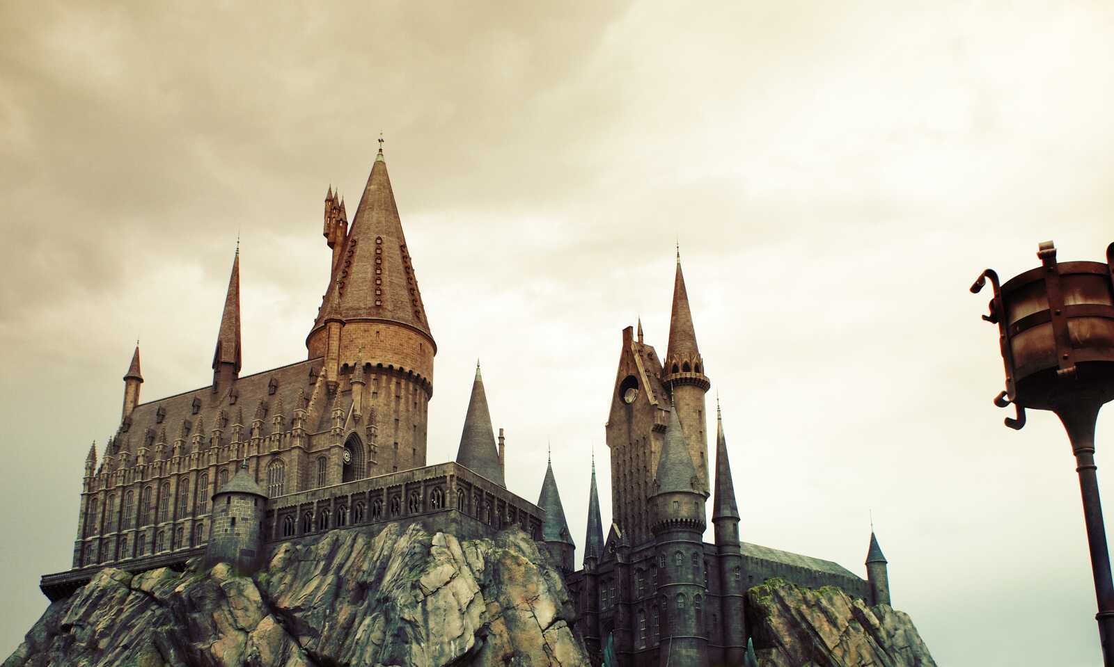 Hogwarts Castle Wallpapers (39 images) - WallpaperCat